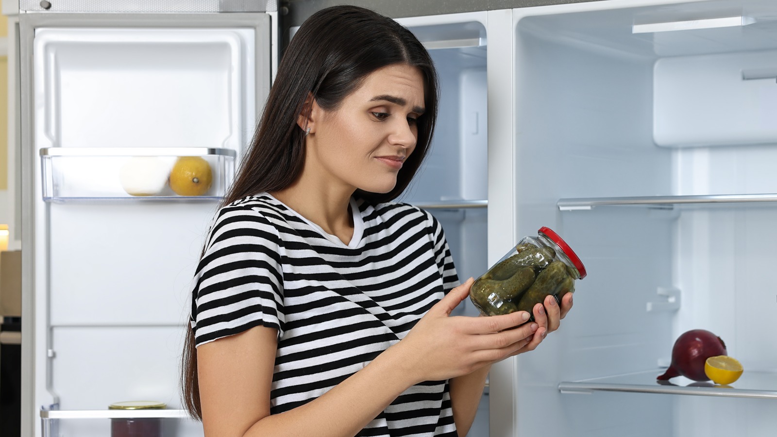 Kick Your Sore Throat To The Curb With This Easy Pickle Brine Hack
