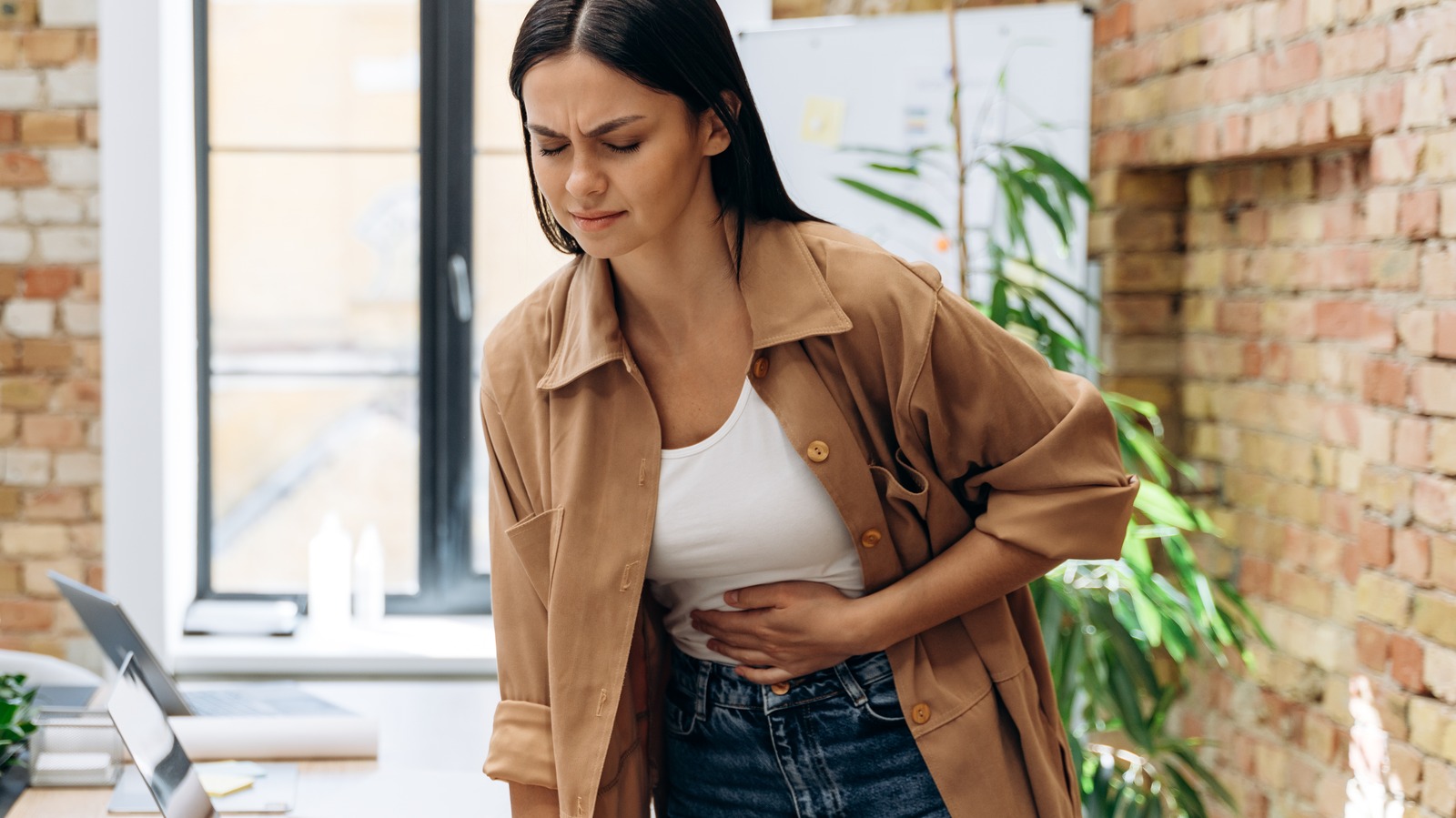 Signs Your Stomach Pain Is Actually A Heart Attack