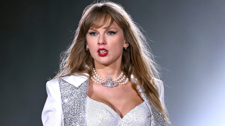 Healthy Swaps For Taylor Swift's Unhealthiest Favorite Foods